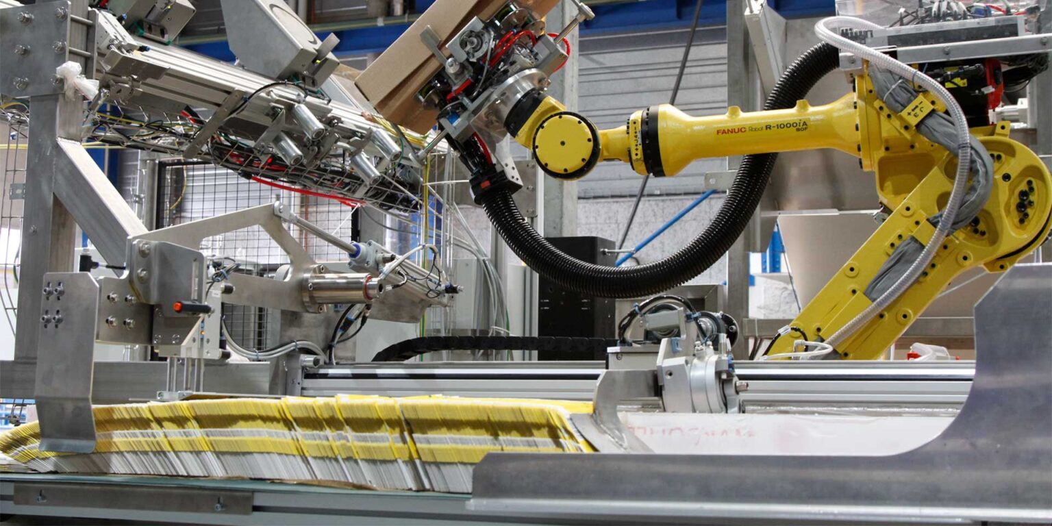 Robot for opening and emptying boxes • R&D Technology